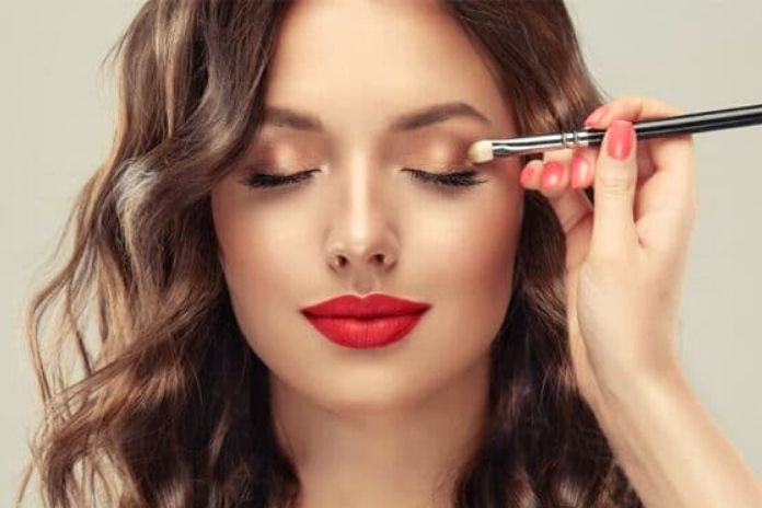 Makeup For Light Skin Types: You Will Love These 5 Tips!