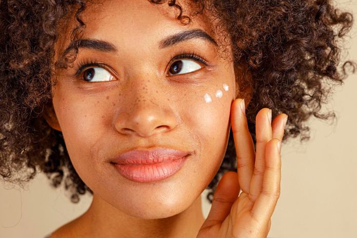 How To Get Rid Of Dark Spots On The Face: 4 Valuable Tips
